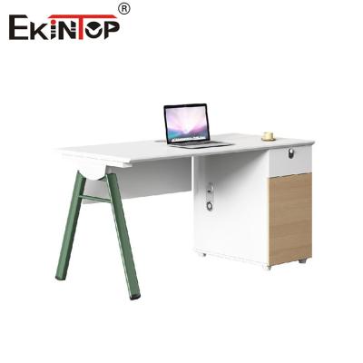 China Business-Style Employee Workstations With Wooden Tops Metal Legs for sale