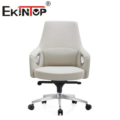 China Executive Ergonomic Swivel Modern Manager Office Chair Leather Club Chairs for sale