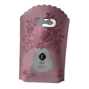 China Custom PE Recycled Fashion Gift Bags 20-190mic Thickness with Gravure Printing for Clothing and Cosmetics Packaging for sale