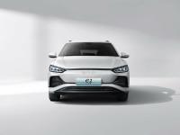 China BYD E2 405km Electric Sedan New Energy Vehicle with Fast Charging Hybrid Fuel 4WD Drive Lithium Battery for sale