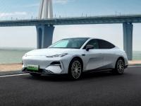 China Hot Selling 2025 for Galaxy E8 Medium Large Sedan New Energy Pure Electric Vehicle 70-90kWh Battery 700km Range 250kW for sale