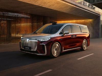 China 2025 VOYAH Dreamer MPV New Energy Electric Vehicle with Hybrid Fuel 7 Seats Lantu Dreamer Lithium Battery 4WD Voyan PHEV for sale