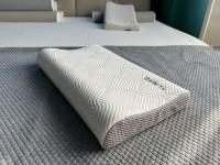 China Skin Friendly Contoured Memory Foam Pillow Moisture Absorbent Cervical Contour Pillow for sale
