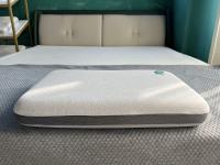 China Comfort Soft Memory Foam Pillow Easy Maintenance For Sleep Serenity for sale