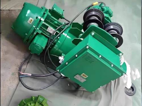 Wire rope electric hoist