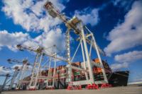 China Large Scale High Speed Harbour Portal Crane 5T To 80T Ship Loading Crane for sale