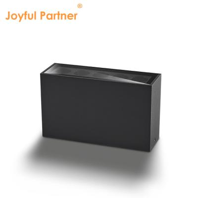 China Surface Mounted Ceiling Lights IP65 Rating Waterproof Black Aluminum Body 152*50*90MM for sale