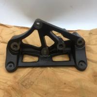 China 8-94390483-0 Isuzu 6HK1 Engine High Pressure Oil Pump Bracket for sale