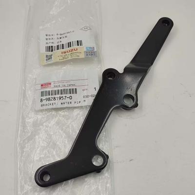 China 8-98281957-0 Isuzu 6WG1 Engine Water Pipe Bracket for Sany 500 550 Excavator for sale