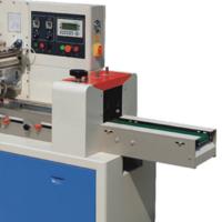 China Multi-function down-walking paper belt pillow packing machine for all kinds of regular object packaging castors screw for sale