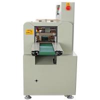 China Down-walking paper bag conveyor belt horizontal packaging machine customized mask daily necessities food film packaging for sale