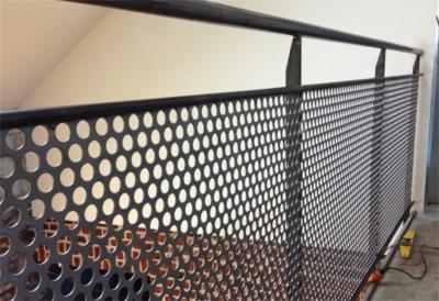 China Aluminum 4Mm Perforated Metal Mesh Punched Mesh Perforated Wire Mesh For School/Garden Fence for sale