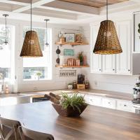 China Modern Round Rattan Pendant Light , Rattan Ceiling Light Shade 65lm/W OEM for sale