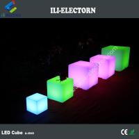 China Muti-Color LED Illuminated Cube Stools 40 Cm Rechargeable Remote Control for sale