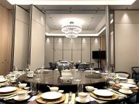 China Customized Soundproof Sliding Folding Wall Partition with Class A Fire Rating - 2000-6000mm Height, 80mm Thickness for sale