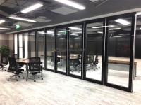 China 10mm Movable Glass Partition Walls with Aluminum Frame - 4m Height Customizable Soundproof Office Dividers for sale