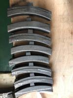 China Composite Plain Oiled Railway Brake Blocks Q235 Frame for sale