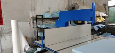 China 1.74kw Electric Foam Cutting Machine 680mm Cutting Height for Sofa Foam for sale