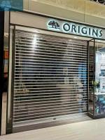 China Crystal Slats 4m Wide 3m High Clear Roller Shutters for sale