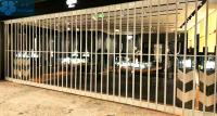 China 3m Height 2.5mm Foldable Glass Doors For Shopping Malls for sale