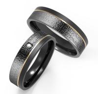 China Premium bark pattern with matte stainless steel IP gold set zircon couple ring for sale