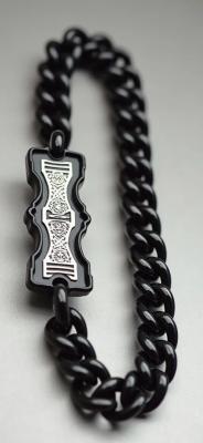 China The Ultimate Personalized Gift:A Classic Cuban Chain with Custom engraving for sale