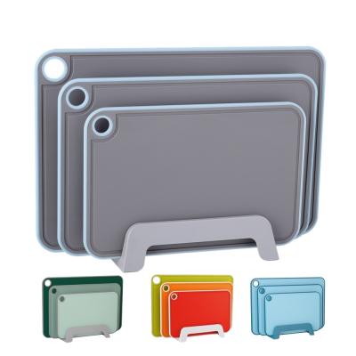 China Non-Slip Cutting Boards with Juice Grooves Easy Grip Handle and Dishwasher Safe Design for sale