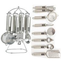 China Kitchen Gadgets Stainless Steel Garlic Press Crusher Sustainable Utensils for Cooking for sale