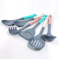 China 7 Piece Nylon Kitchen Utensil Set in Black and Wood Texture for Any Color Scheme for sale