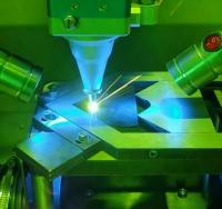 China LC30A Fiber Laser Cutting Machine 300W 6mm Cutting Thickness with Clearance Angle for sale