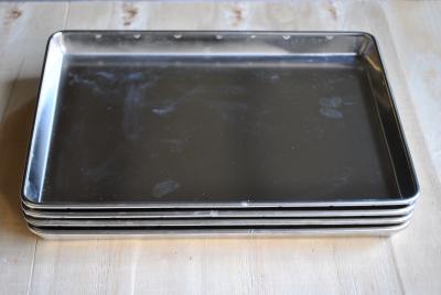 China Metal Non Toxic Stainless Steel Perforated Tray Baking Drying And Barbecue for sale