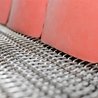 China Flexible Wire Mesh Conveyor Belt Offering Excellent Tensile Strength and Resistance to Abrasion for Heavy Load Transport for sale