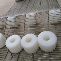 China Food Grade Stainless Steel 304 Wire Mesh Conveyor Belt with Customized Width for Bakery Applications for sale