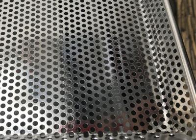 China Metal Perforated 18x26 Inch Oven Baking Tray Dehydrator Mesh Tray 304 for sale