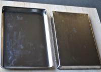 China Ss304 Ss316 No Hole FDA Wire Mesh Tray For Baking Bread for sale