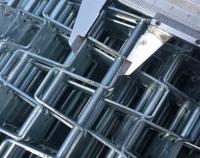 China Heavy Duty Honeycomb Flat SGS Gi Mesh Conveyor Belt for sale