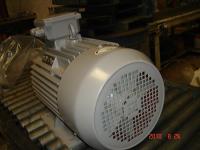 China IE3 355mm Shaft Height Three Phase AC Electric Motor 220/380/460V 1120kg Cast Iron for sale