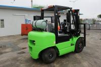 China Green Road Construction Machinery , High Performance 3T Gas Engine LPG Forklift for sale