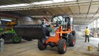 China Durable Frame 2 Ton 1 CBM Front End Wheel Loader Bucket Capacity 1.0cbm for sale