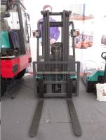 China 1.6 Ton Electric Forklift Truck 48V 500Ah Battery Fire Extinguisher 3 Wheel for sale