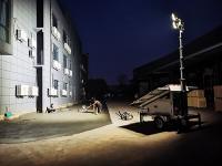 China IP65 9m Mast Height  Outdoor 4 × 100W Solar Light Tower for sale