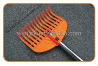 China Upgrade Gardening Experience with This Plastic Leaf Rake and Easy to Handle for sale