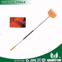 China Telescopic Aluminium Handle Plastic Garden Rake for Easy Leaf and Debris Collection for sale