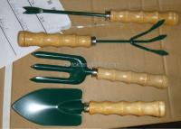 China Wood Handle Mini Hand Garden Tool Set for Multifunctional Farming Tasks for sale