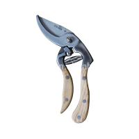 China Customized Support Forged Oak Wood Handle Classic Garden Bypass Pruner for Finishing for sale