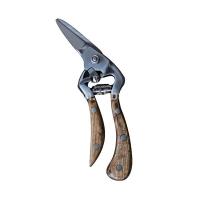 China Customized Support Forged Oak Wood Handle Classic Garden Bypass Pruner for Finishing for sale