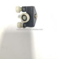 China 18100510 Reference NO. Right Sliding Door Roller Guide for Mercedes Benz Sprinter 906 for sale