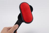 China felt lint brush for sweaters wool Dual Sided Pop-up Multi-Directional Swivel Head Comfort-Grip Handle Reusable for sale