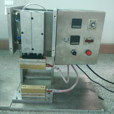China 304 Stainless Steel Manual Spout Sealing Machine Zero Leakage Standing Pouch Sealer PLC Control for sale