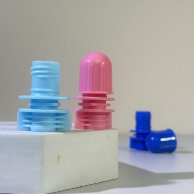China Round Plastic Spout Cap Food Grade HDPE Screw Cap Non Toxic For Stand Up Fruit Juice Pouch Packaging for sale